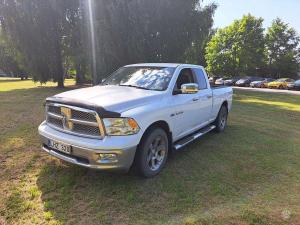 White Dodge RAM 2010 in Kaisiadorys, with an engine capacity of 5.65 L and mileage of 298 thousand km for 10900 €, photo  on AUTOMOTO.COM.LV