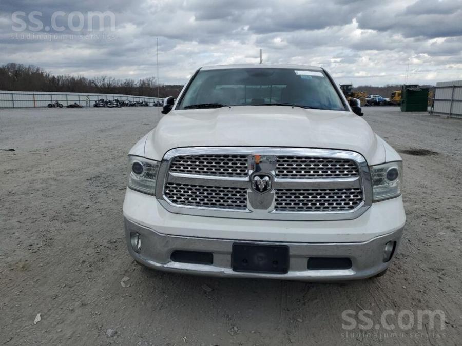 White Dodge RAM 2014 in Riga, with an engine capacity of 3.00 L and mileage of 144 thousand km for 9900 €, photo 3 on AUTOMOTO.COM.LV