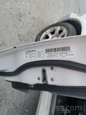 White Dodge RAM 2014 in Riga, with an engine capacity of 3.00 L and mileage of 144 thousand km for 9900 €, photo 8 on AUTOMOTO.COM.LV