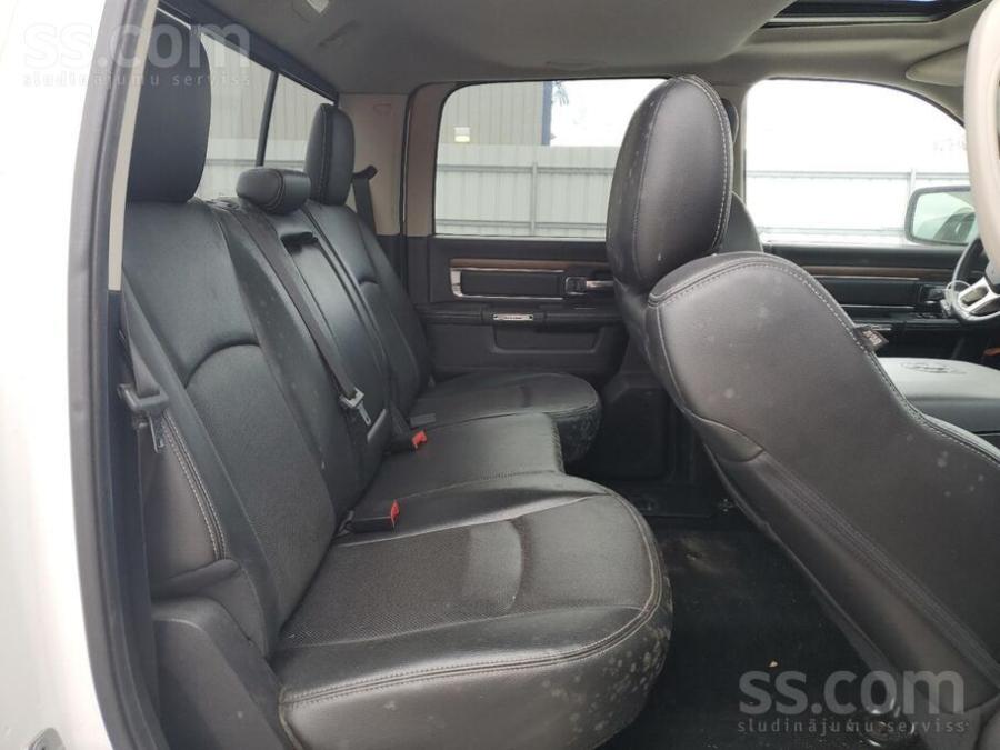 White Dodge RAM 2014 in Riga, with an engine capacity of 3.00 L and mileage of 144 thousand km for 9900 €, photo 12 on AUTOMOTO.COM.LV