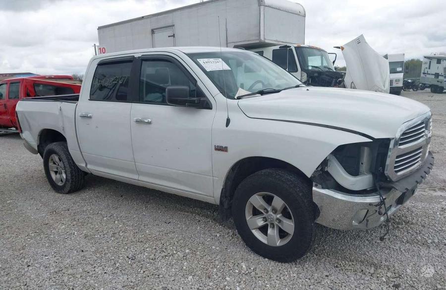 Balts Dodge RAM 2015 Viļņa, ar dzinēja tilpumu 5.65 L un nobraukumu 341 tūkst. km par 7700 €, foto 1 vietnē AUTOMOTO.COM.LV