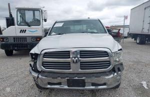 Balts Dodge RAM 2015 Viļņa, ar dzinēja tilpumu 5.65 L un nobraukumu 341 tūkst. km par 7700 €, foto 4 vietnē AUTOMOTO.COM.LV