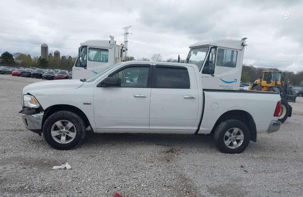 White Dodge RAM 2015 in Vilnius, with an engine capacity of 5.65 L and mileage of 341 thousand km for 7700 €, photo 7 on AUTOMOTO.COM.LV