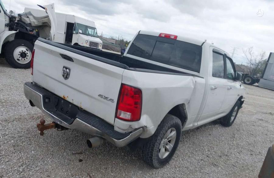 Balts Dodge RAM 2015 Viļņa, ar dzinēja tilpumu 5.65 L un nobraukumu 341 tūkst. km par 7700 €, foto 12 vietnē AUTOMOTO.COM.LV