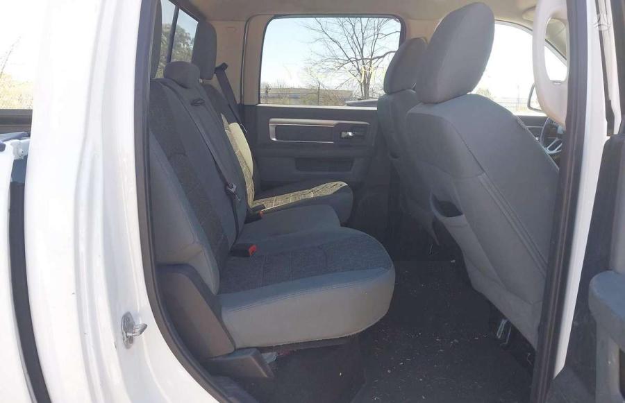 Balts Dodge RAM 2015 Viļņa, ar dzinēja tilpumu 5.65 L un nobraukumu 341 tūkst. km par 7700 €, foto 17 vietnē AUTOMOTO.COM.LV