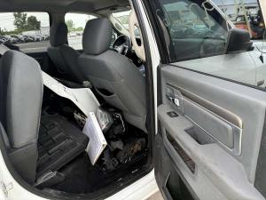 Balts Dodge RAM 2015 Viļņa, ar dzinēja tilpumu 5.65 L un nobraukumu 341 tūkst. km par 7700 €, foto 20 vietnē AUTOMOTO.COM.LV