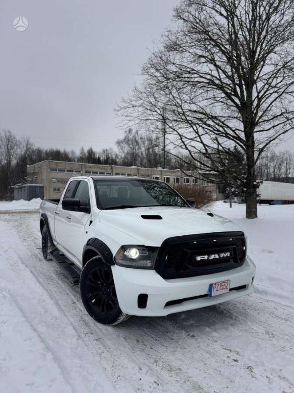 Balts Dodge RAM 2016 Viļņa, ar dzinēja tilpumu 3.60 L un nobraukumu 300 tūkst. km par 15000 €, foto 2 vietnē AUTOMOTO.COM.LV