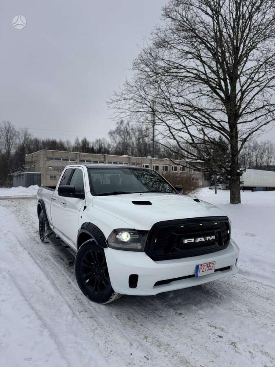 White Dodge RAM 2016 in Vilnius, with an engine capacity of 3.60 L and mileage of 300 thousand km for 15000 €, photo 2 on AUTOMOTO.COM.LV