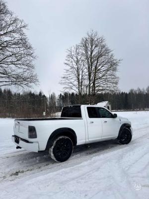 White Dodge RAM 2016 in Vilnius, with an engine capacity of 3.60 L and mileage of 300 thousand km for 15000 €, photo 4 on AUTOMOTO.COM.LV