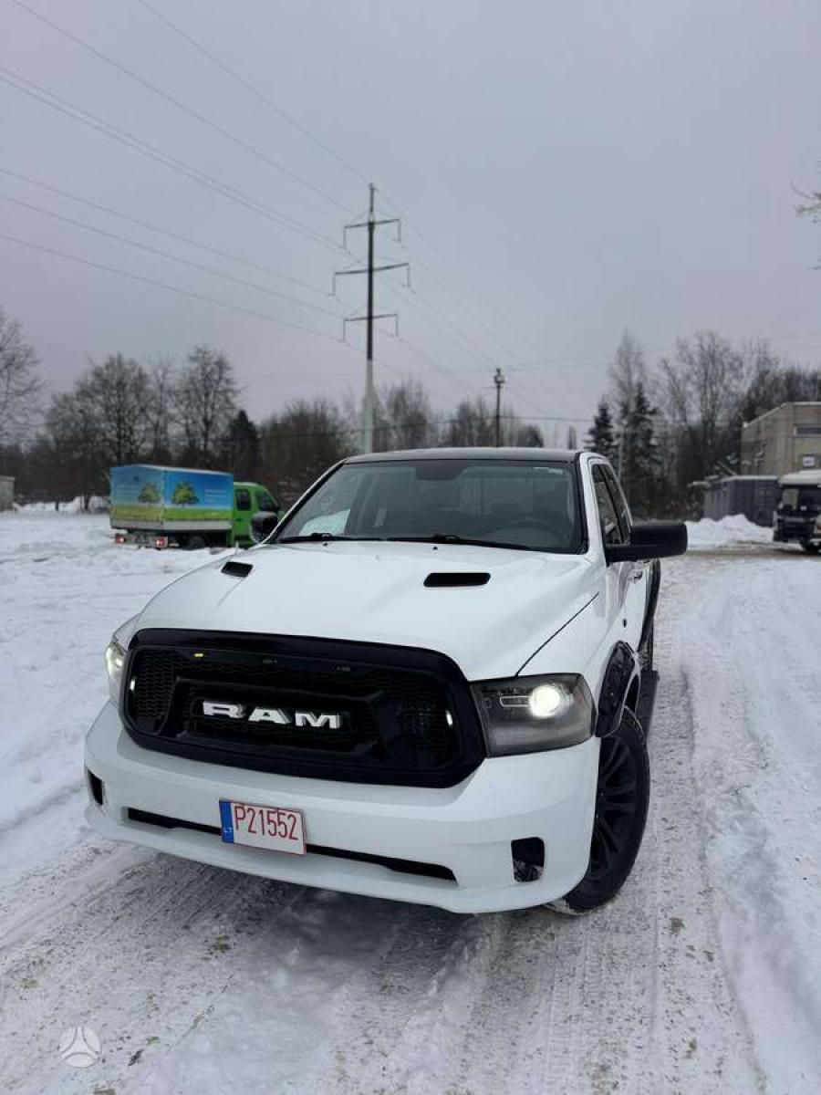 White Dodge RAM 2016 in Vilnius, with an engine capacity of 3.60 L and mileage of 300 thousand km for 15000 €, photo 6 on AUTOMOTO.COM.LV
