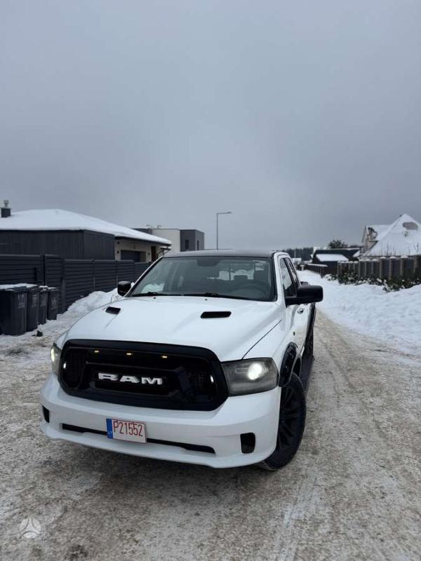 Balts Dodge RAM 2016 Viļņa, ar dzinēja tilpumu 3.60 L un nobraukumu 300 tūkst. km par 15000 €, foto 8 vietnē AUTOMOTO.COM.LV
