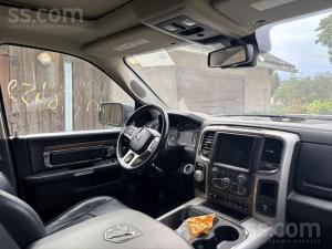 White Dodge RAM 2018 in Gulbene, with an engine capacity of 3.00 L and mileage of 75 thousand km for 19965 €, photo 6 on AUTOMOTO.COM.LV