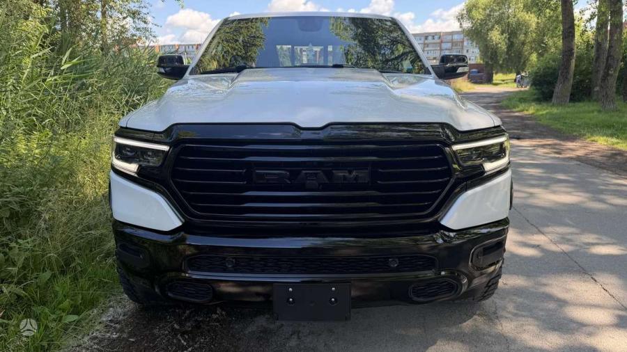 Balts Dodge RAM 2019 Klaipėda, ar dzinēja tilpumu 5.65 L un nobraukumu 101 tūkst. km par 42350 €, foto 3 vietnē AUTOMOTO.COM.LV