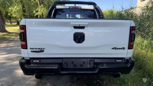Balts Dodge RAM 2019 Klaipėda, ar dzinēja tilpumu 5.65 L un nobraukumu 101 tūkst. km par 42350 €, foto 6 vietnē AUTOMOTO.COM.LV
