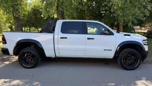 Balts Dodge RAM 2019 Klaipėda, ar dzinēja tilpumu 5.65 L un nobraukumu 101 tūkst. km par 42350 €, foto 8 vietnē AUTOMOTO.COM.LV