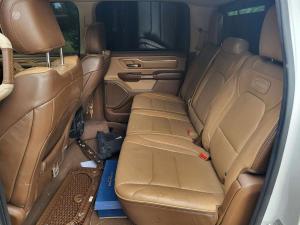 White Dodge RAM 2019 in Birzai, with an engine capacity of 5.70 L and mileage of 154 thousand km for 27000 €, photo 8 on AUTOMOTO.COM.LV