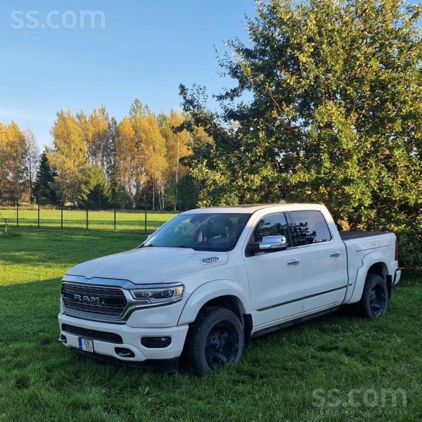 Balts Dodge RAM 2019 Rīga, ar dzinēja tilpumu 5.70 L un nobraukumu 103 tūkst. km par 40000 €, foto 1 vietnē AUTOMOTO.COM.LV