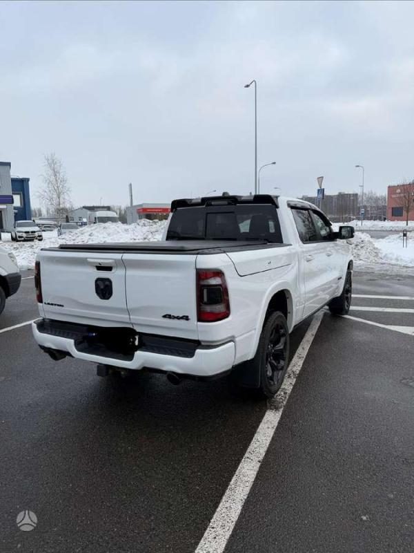 Balts Dodge RAM 2021 Palanga, ar dzinēja tilpumu 5.70 L un nobraukumu 76 tūkst. km par 46500 €, foto 1 vietnē AUTOMOTO.COM.LV