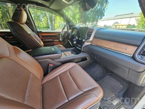 Balts Dodge RAM 2022 Rīga, ar dzinēja tilpumu 5.70 L un nobraukumu 42 tūkst. km par 79000 €, foto 4 vietnē AUTOMOTO.COM.LV