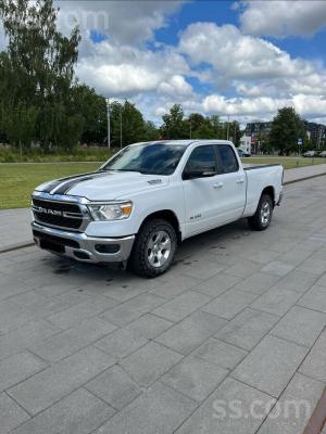 Balts Dodge RAM 2022 Rīga, ar dzinēja tilpumu 5.70 L un nobraukumu 64 tūkst. km par 37000 €, foto 3 vietnē AUTOMOTO.COM.LV
