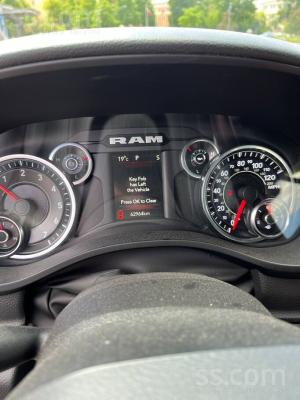 Balts Dodge RAM 2022 Rīga, ar dzinēja tilpumu 5.70 L un nobraukumu 64 tūkst. km par 37000 €, foto 12 vietnē AUTOMOTO.COM.LV