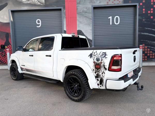 Balts Dodge RAM 2023 Kauņa, ar dzinēja tilpumu 5.70 L un nobraukumu 34 tūkst. km par 50820 €, foto 7 vietnē AUTOMOTO.COM.LV