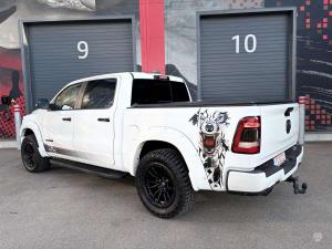 Balts Dodge RAM 2023 Kauņa, ar dzinēja tilpumu 5.70 L un nobraukumu 34 tūkst. km par 50820 €, foto 8 vietnē AUTOMOTO.COM.LV