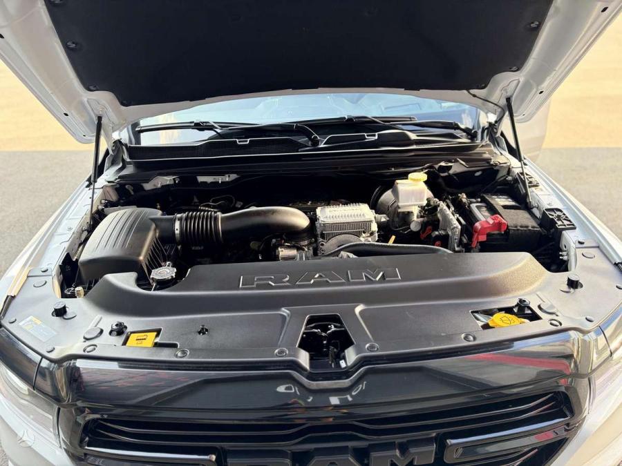 Balts Dodge RAM 2023 Kauņa, ar dzinēja tilpumu 5.70 L un nobraukumu 34 tūkst. km par 50820 €, foto 14 vietnē AUTOMOTO.COM.LV
