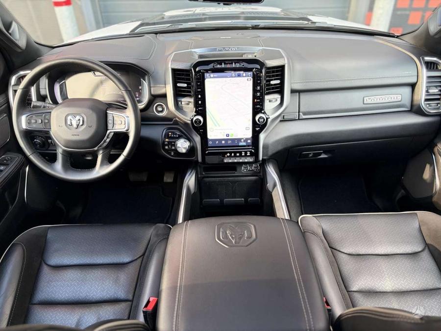 Balts Dodge RAM 2023 Kauņa, ar dzinēja tilpumu 5.70 L un nobraukumu 34 tūkst. km par 50820 €, foto 21 vietnē AUTOMOTO.COM.LV