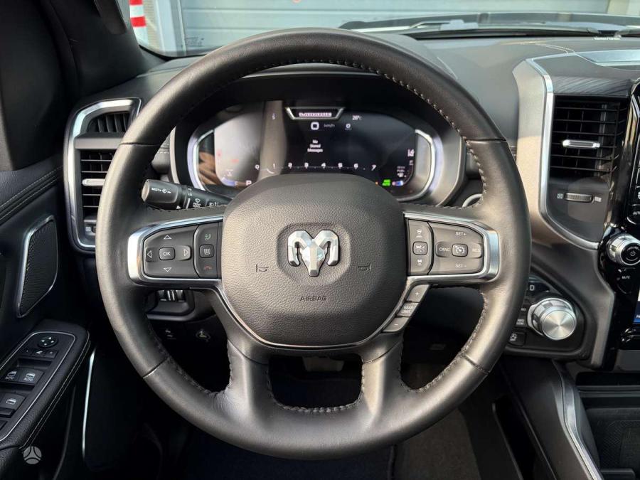 Balts Dodge RAM 2023 Kauņa, ar dzinēja tilpumu 5.70 L un nobraukumu 34 tūkst. km par 50820 €, foto 29 vietnē AUTOMOTO.COM.LV