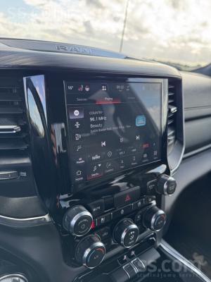 Balts Dodge RAM 2023 Liepāja, ar dzinēja tilpumu 5.70 L un nobraukumu 23 tūkst. km par 47900 €, foto 7 vietnē AUTOMOTO.COM.LV