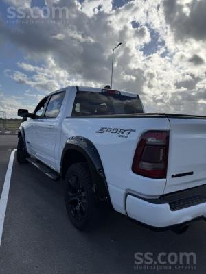 Balts Dodge RAM 2023 Liepāja, ar dzinēja tilpumu 5.70 L un nobraukumu 23 tūkst. km par 47900 €, foto 13 vietnē AUTOMOTO.COM.LV
