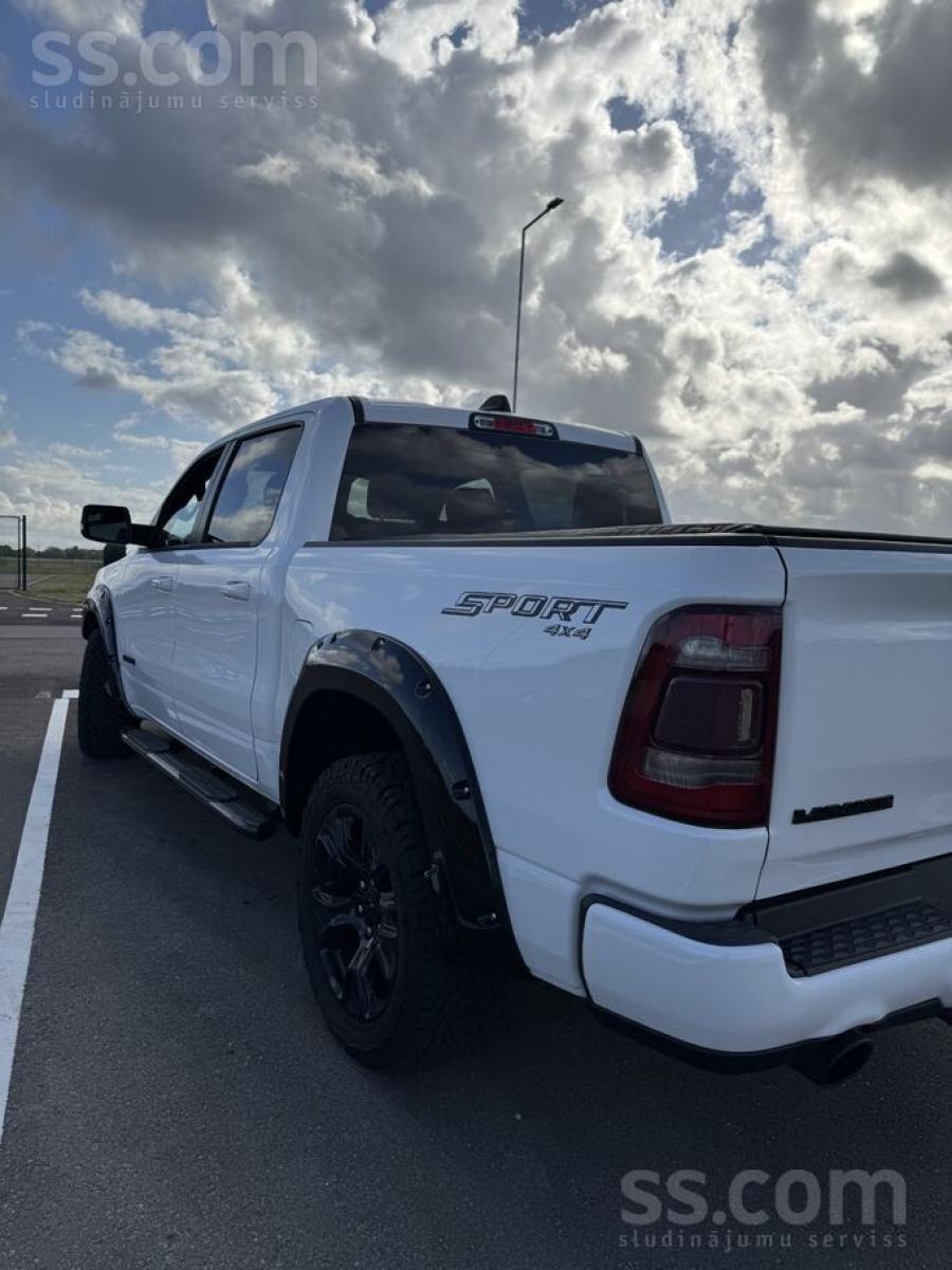 Balts Dodge RAM 2023 Liepāja, ar dzinēja tilpumu 5.70 L un nobraukumu 23 tūkst. km par 47900 €, foto 13 vietnē AUTOMOTO.COM.LV