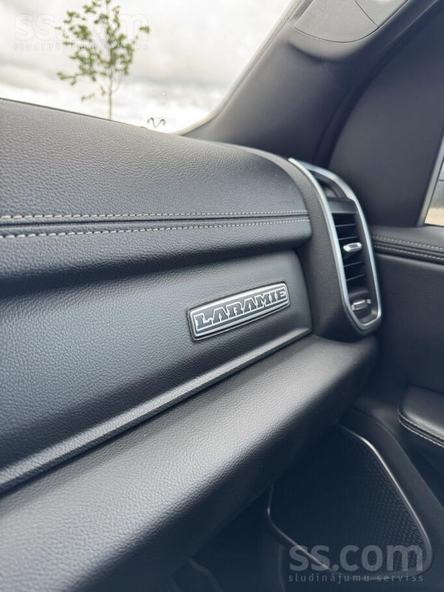 Balts Dodge RAM 2023 Liepāja, ar dzinēja tilpumu 5.70 L un nobraukumu 23 tūkst. km par 47900 €, foto 15 vietnē AUTOMOTO.COM.LV
