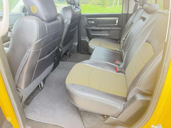 Dzeltens Dodge RAM 2016 Plungė, ar dzinēja tilpumu 5.70 L un nobraukumu 131 tūkst. km par 31460 €, foto 7 vietnē AUTOMOTO.COM.LV