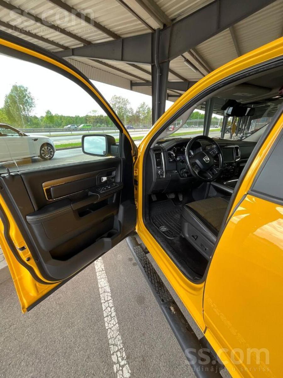 Yellow Dodge RAM 2016 in Riga, with an engine capacity of 5.70 L and mileage of 185 thousand km for 34200 €, photo 18 on AUTOMOTO.COM.LV