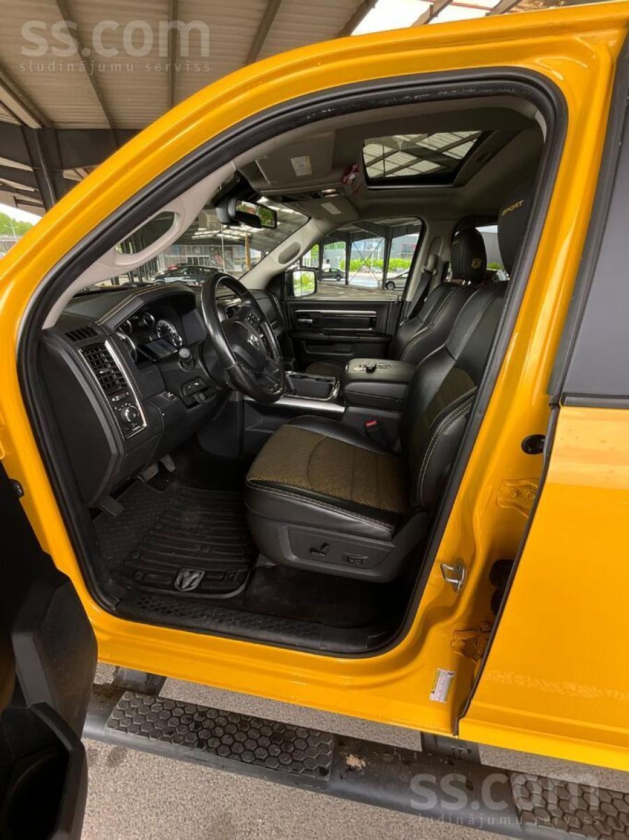 Yellow Dodge RAM 2016 in Riga, with an engine capacity of 5.70 L and mileage of 185 thousand km for 34200 €, photo 19 on AUTOMOTO.COM.LV