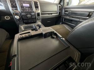 Yellow Dodge RAM 2016 in Riga, with an engine capacity of 5.70 L and mileage of 185 thousand km for 34200 €, photo 28 on AUTOMOTO.COM.LV