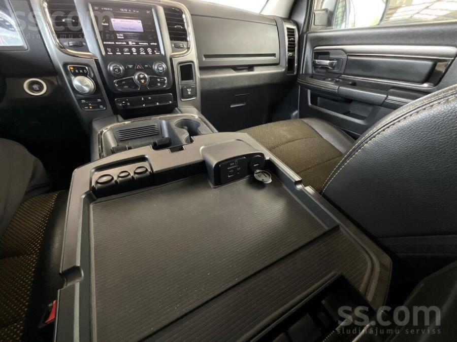 Yellow Dodge RAM 2016 in Riga, with an engine capacity of 5.70 L and mileage of 185 thousand km for 34200 €, photo 28 on AUTOMOTO.COM.LV