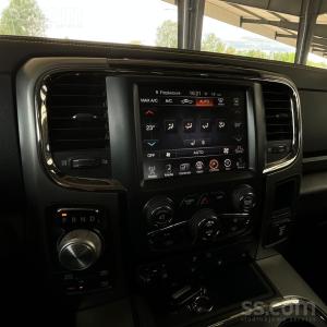 Yellow Dodge RAM 2016 in Riga, with an engine capacity of 5.70 L and mileage of 185 thousand km for 34200 €, photo 32 on AUTOMOTO.COM.LV