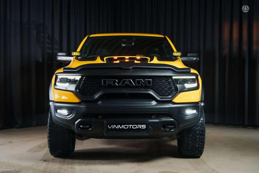 Yellow Dodge RAM 2023 in Vilnius, with an engine capacity of 6.16 L and mileage of 16 thousand km for 119999 €, photo 3 on AUTOMOTO.COM.LV