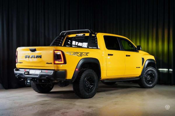 Dzeltens Dodge RAM 2023 Viļņa, ar dzinēja tilpumu 6.16 L un nobraukumu 16 tūkst. km par 119999 €, foto 5 vietnē AUTOMOTO.COM.LV