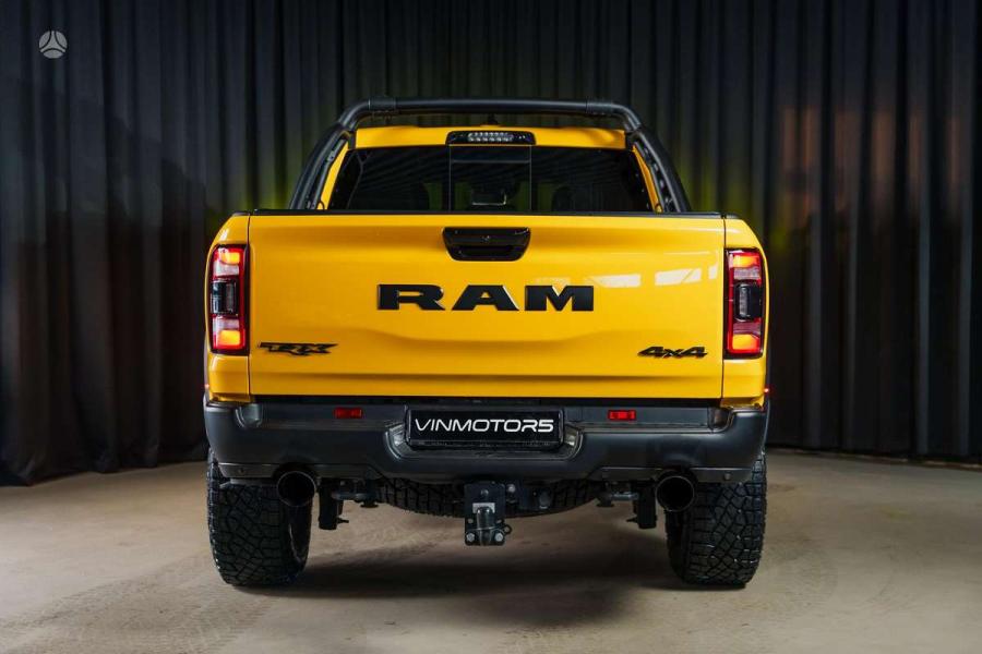 Yellow Dodge RAM 2023 in Vilnius, with an engine capacity of 6.16 L and mileage of 16 thousand km for 119999 €, photo 6 on AUTOMOTO.COM.LV