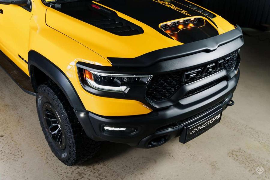 Yellow Dodge RAM 2023 in Vilnius, with an engine capacity of 6.16 L and mileage of 16 thousand km for 119999 €, photo 9 on AUTOMOTO.COM.LV