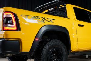 Yellow Dodge RAM 2023 in Vilnius, with an engine capacity of 6.16 L and mileage of 16 thousand km for 119999 €, photo 17 on AUTOMOTO.COM.LV