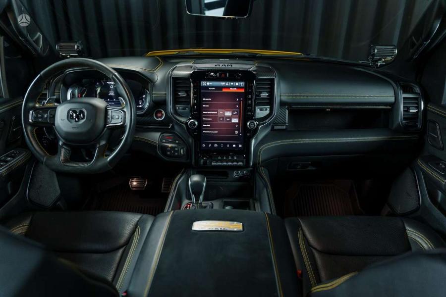 Yellow Dodge RAM 2023 in Vilnius, with an engine capacity of 6.16 L and mileage of 16 thousand km for 119999 €, photo 33 on AUTOMOTO.COM.LV