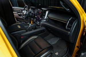 Yellow Dodge RAM 2023 in Vilnius, with an engine capacity of 6.16 L and mileage of 16 thousand km for 119999 €, photo 38 on AUTOMOTO.COM.LV