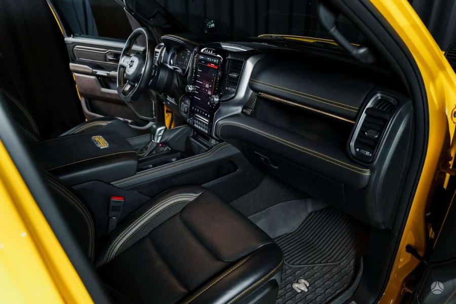 Yellow Dodge RAM 2023 in Vilnius, with an engine capacity of 6.16 L and mileage of 16 thousand km for 119999 €, photo 38 on AUTOMOTO.COM.LV