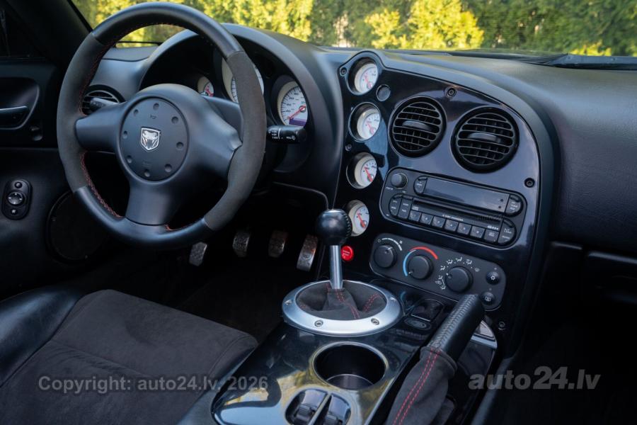 Black Dodge Viper 2006 in Tallinn, with an engine capacity of 8.30 L and mileage of 57 thousand km for 42900 €, photo 9 on AUTOMOTO.COM.LV