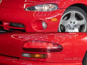 Red Dodge Viper 2000 in Tallinn, with an engine capacity of 8.00 L and mileage of 39 thousand km for 52900 €, photo 5 on AUTOMOTO.COM.LV